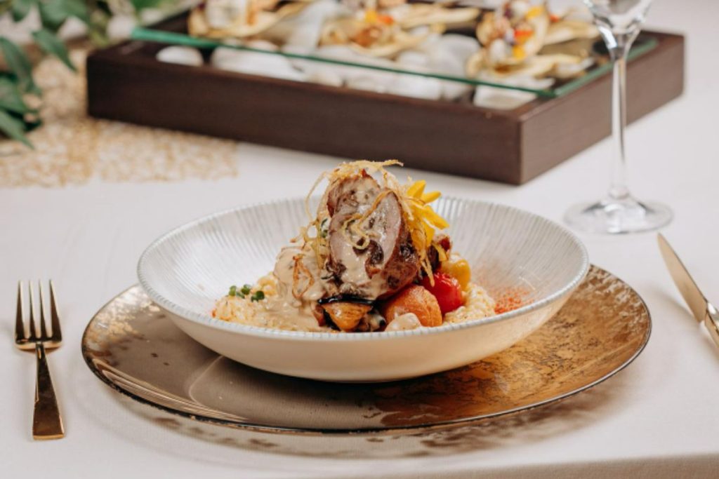 What is a Plated Catering Service?